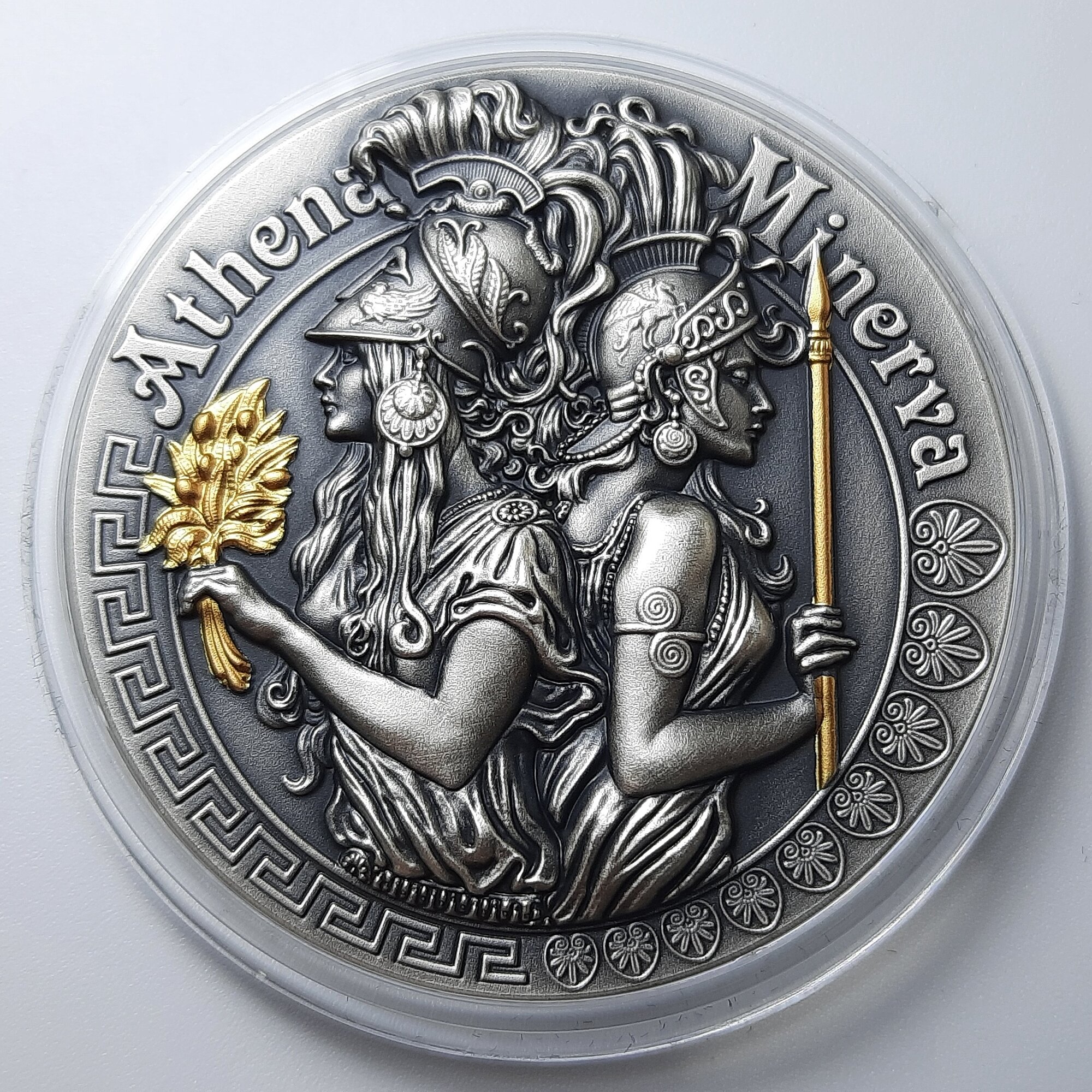 Монета серебряная Ниуэ 5 долларов 2019 Богини Афина и Минерва