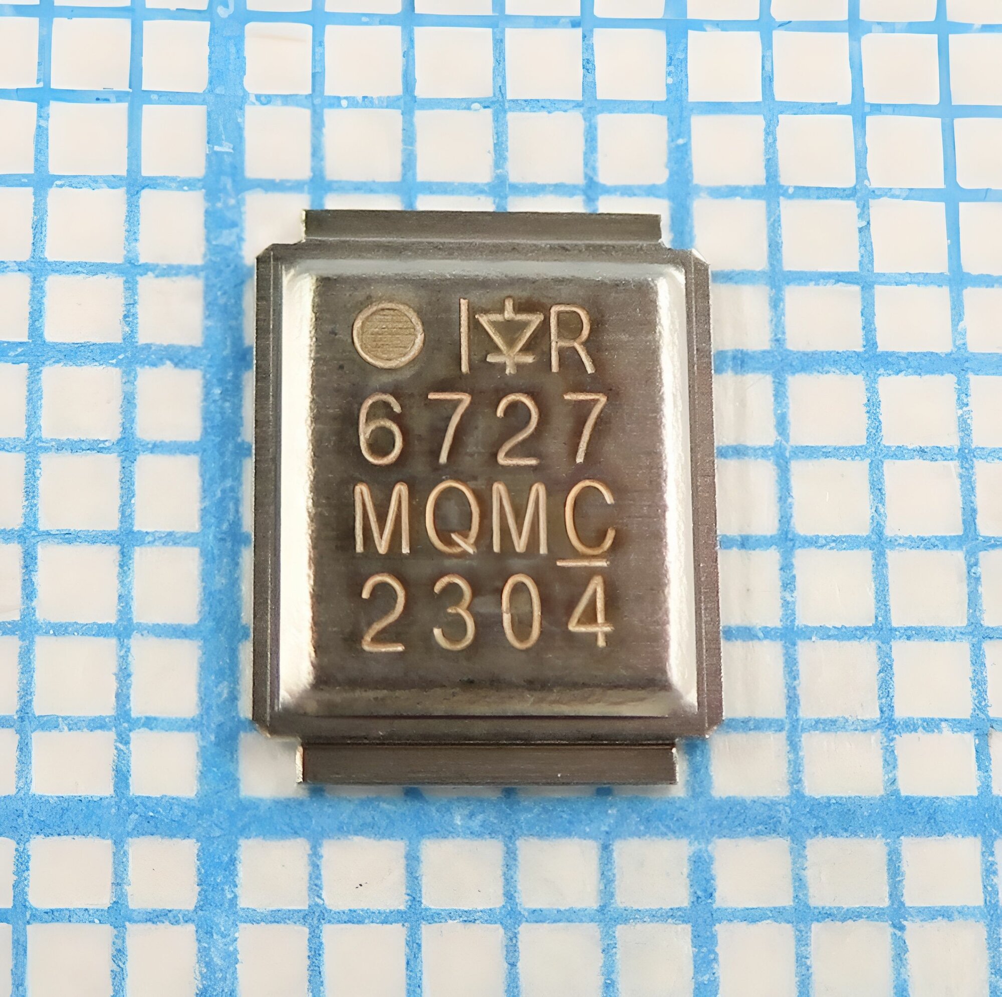 Транзистор чип IRF6727MTRPBF(IRF6725) для блока ЭУР lada kalina, priora, datsun