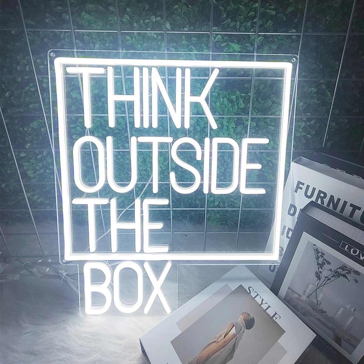 Неоновая вывеска THINK OUTSIDE THE BOX, настраиваемая для внутреннего украшения, Cold white