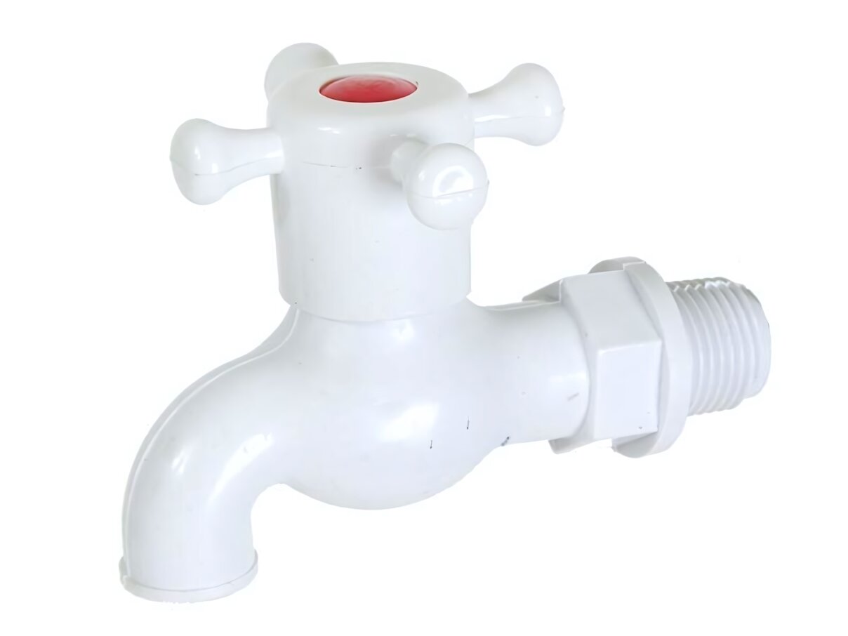 Кран водоразборный пластиковый 1/2 с гайкой и прокладкой, белый цвет, для дачи и сада, коррозиестойкий