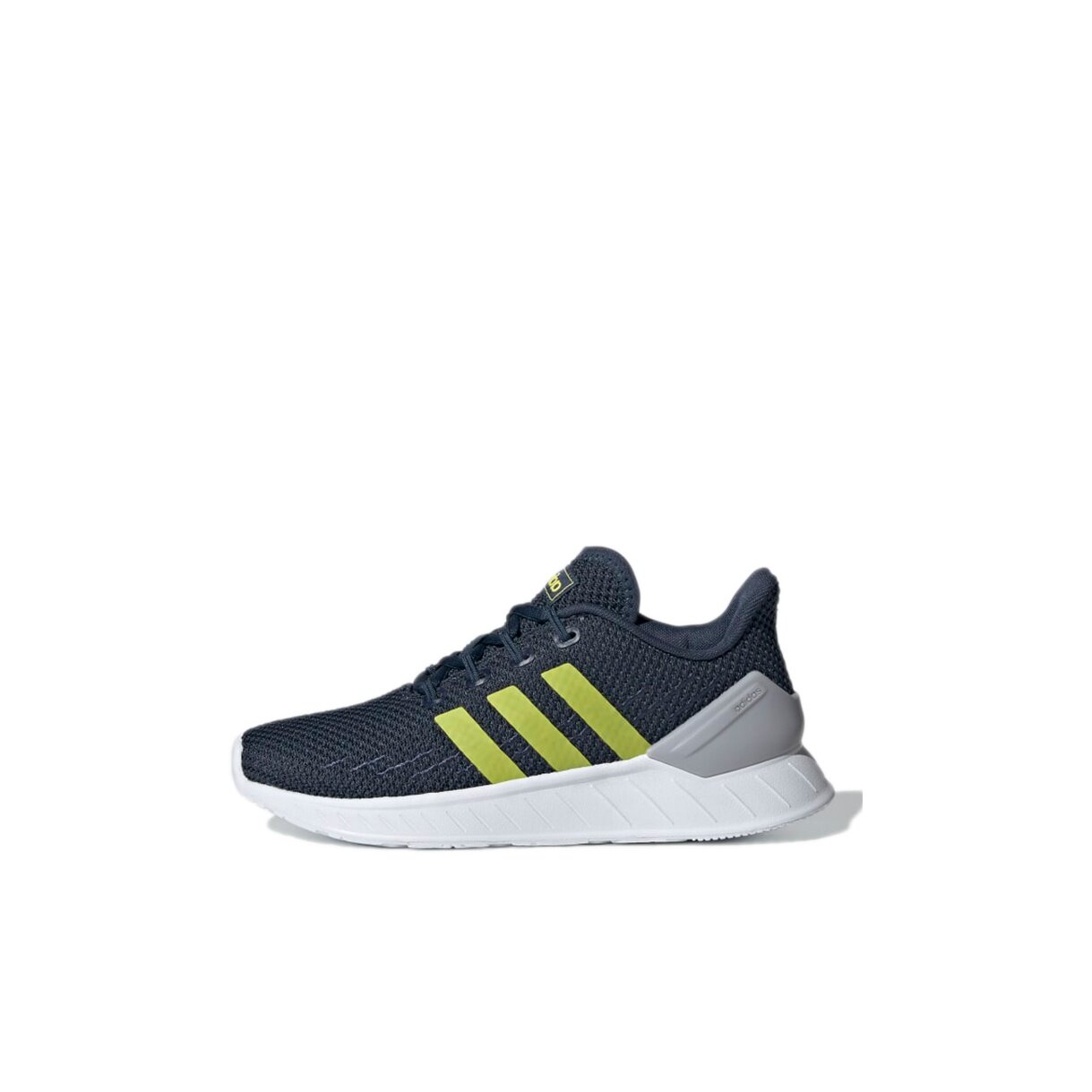 Кроссовки adidas Questar