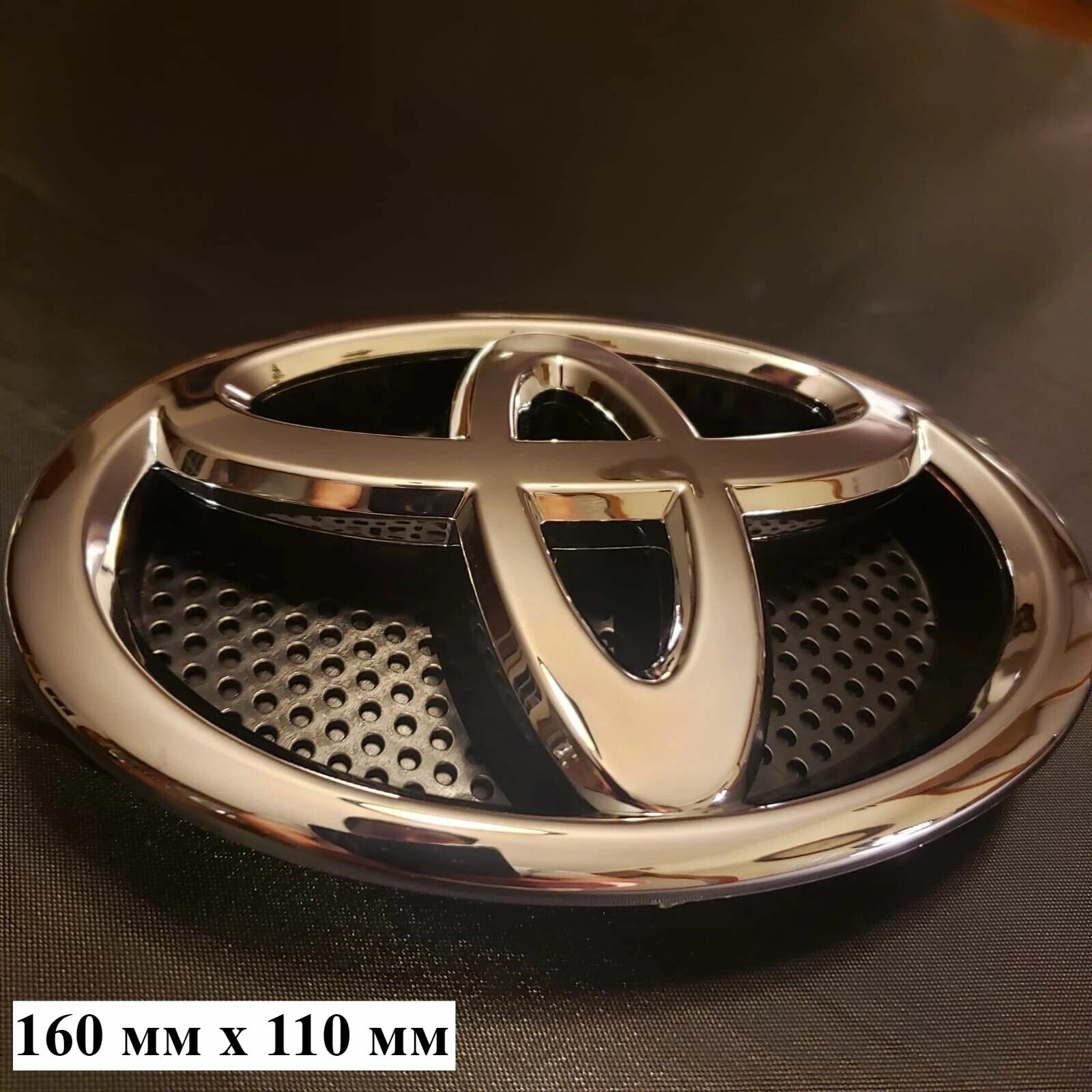 Значок передней решетки Toyota RAV4 2013-2015