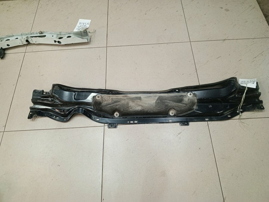 Водосток от Toyota Corolla E150 2006-2013