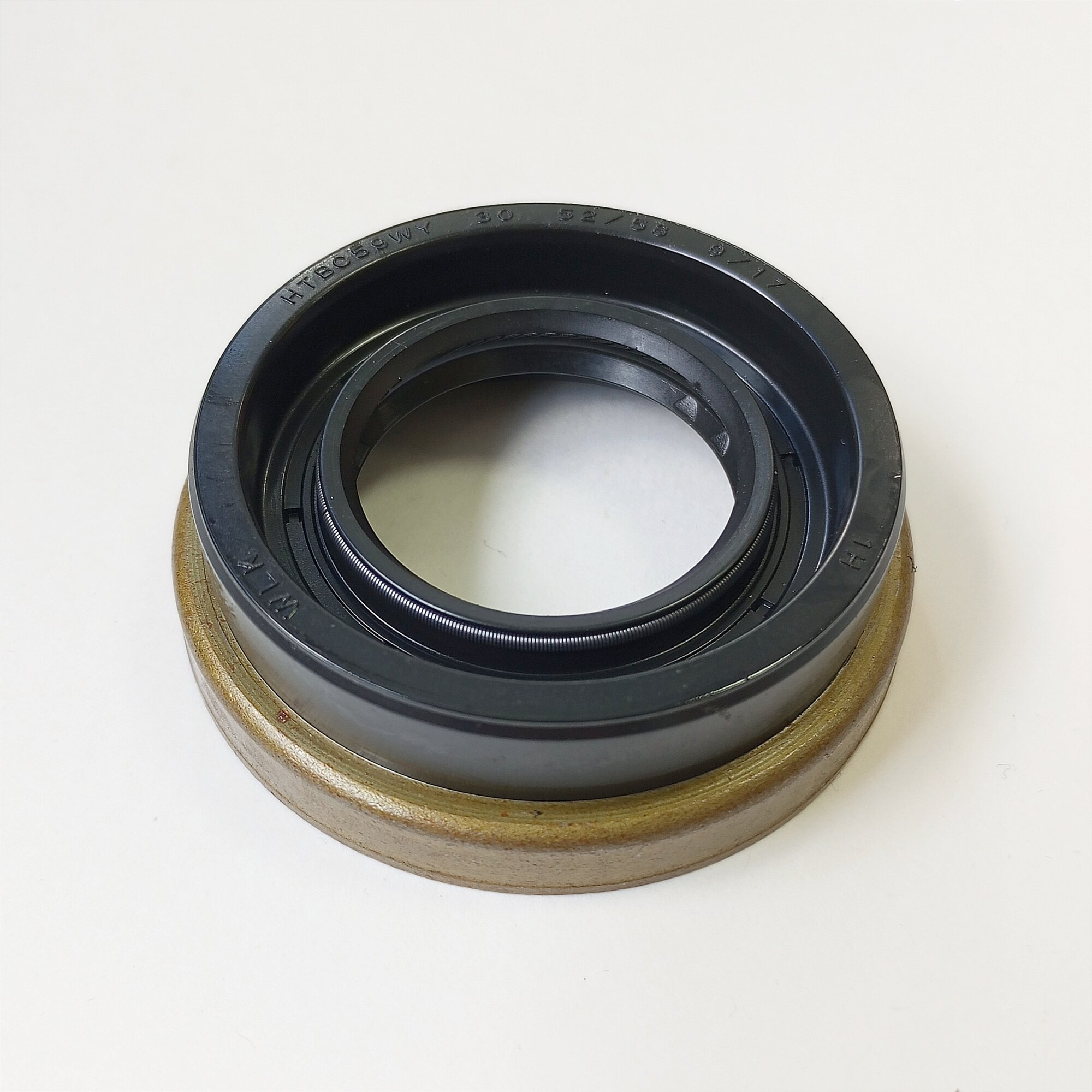 Сальник дифференциала 30x52/58x9/17 HTBC59WY NBR-K/C/C WLK для MAZDA
