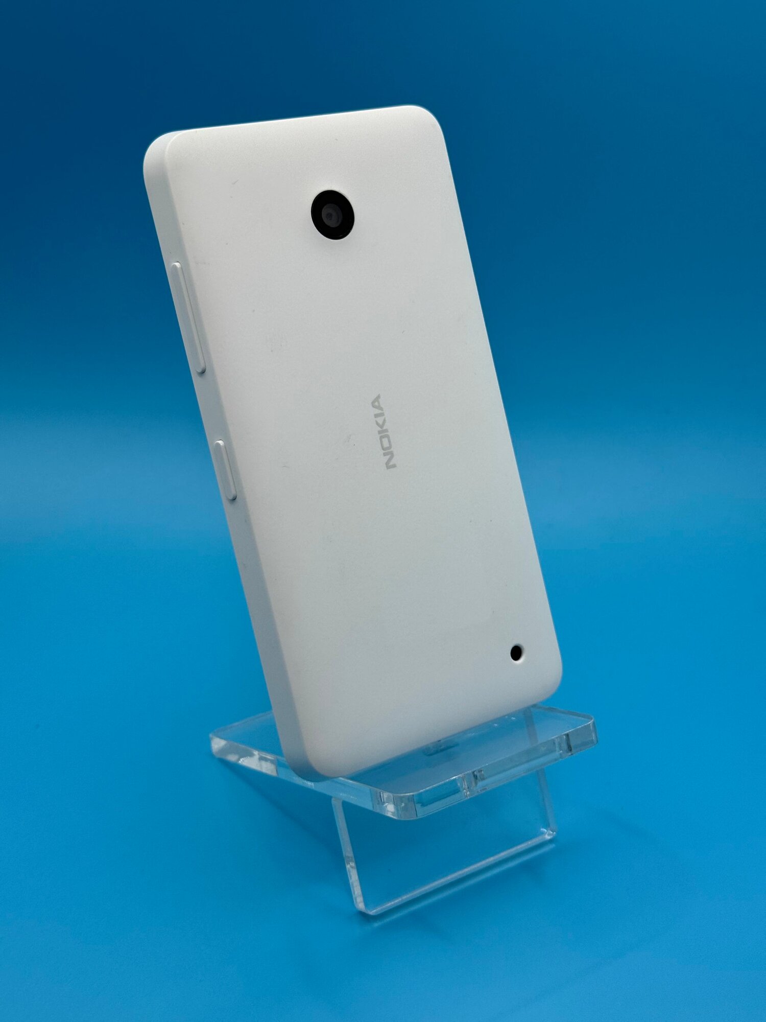 Смартфон Nokia Lumia 630