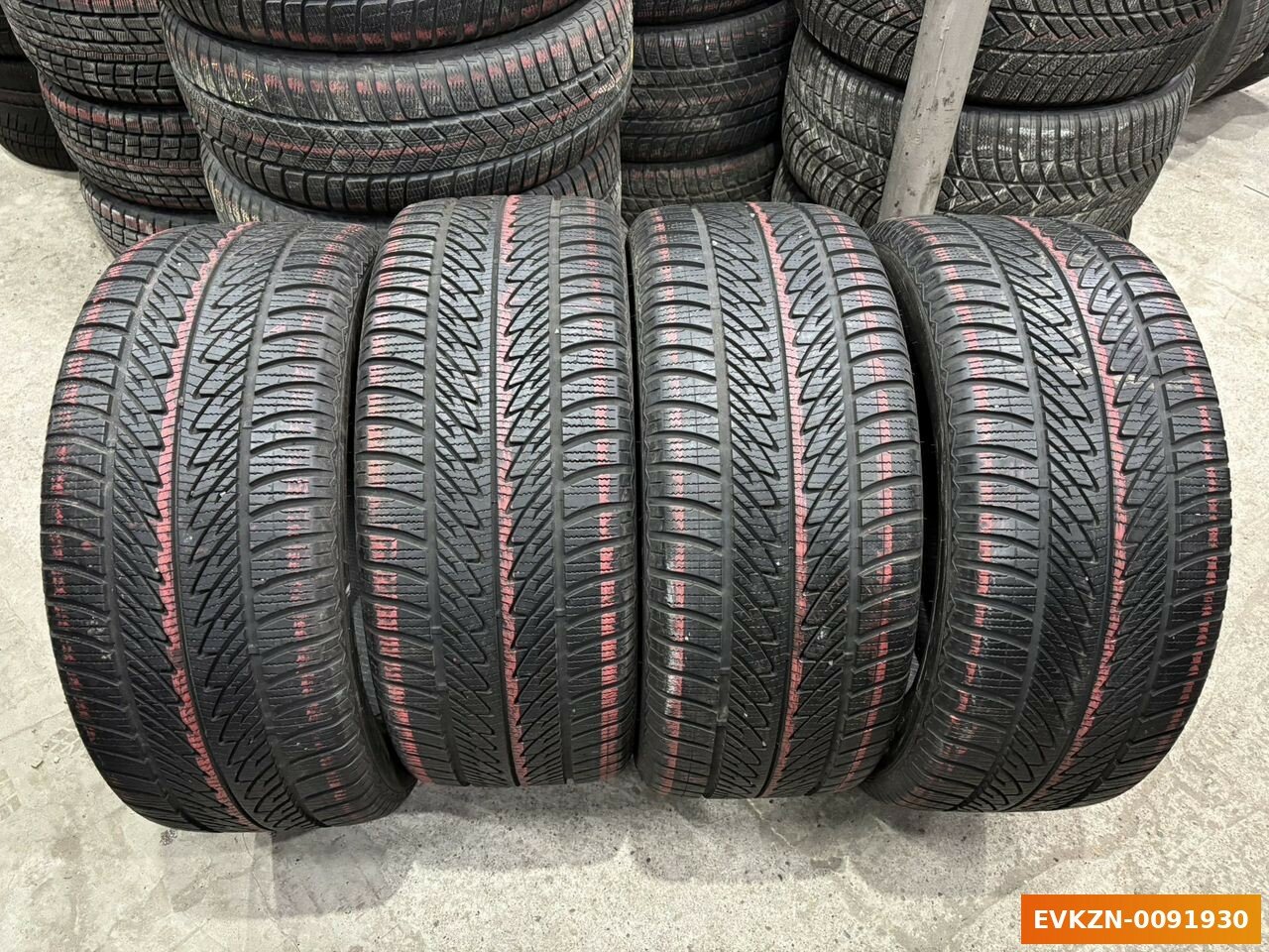 Комплект (4 шт) зимних БУ шин Goodyear UltraGrip 8 Performance 285/45 R20 25% износ 7863238043