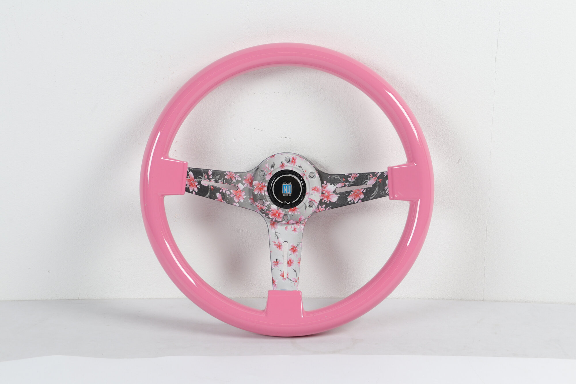 Гоночный руль со средним вылетом ABS Pink Sakura Nardi