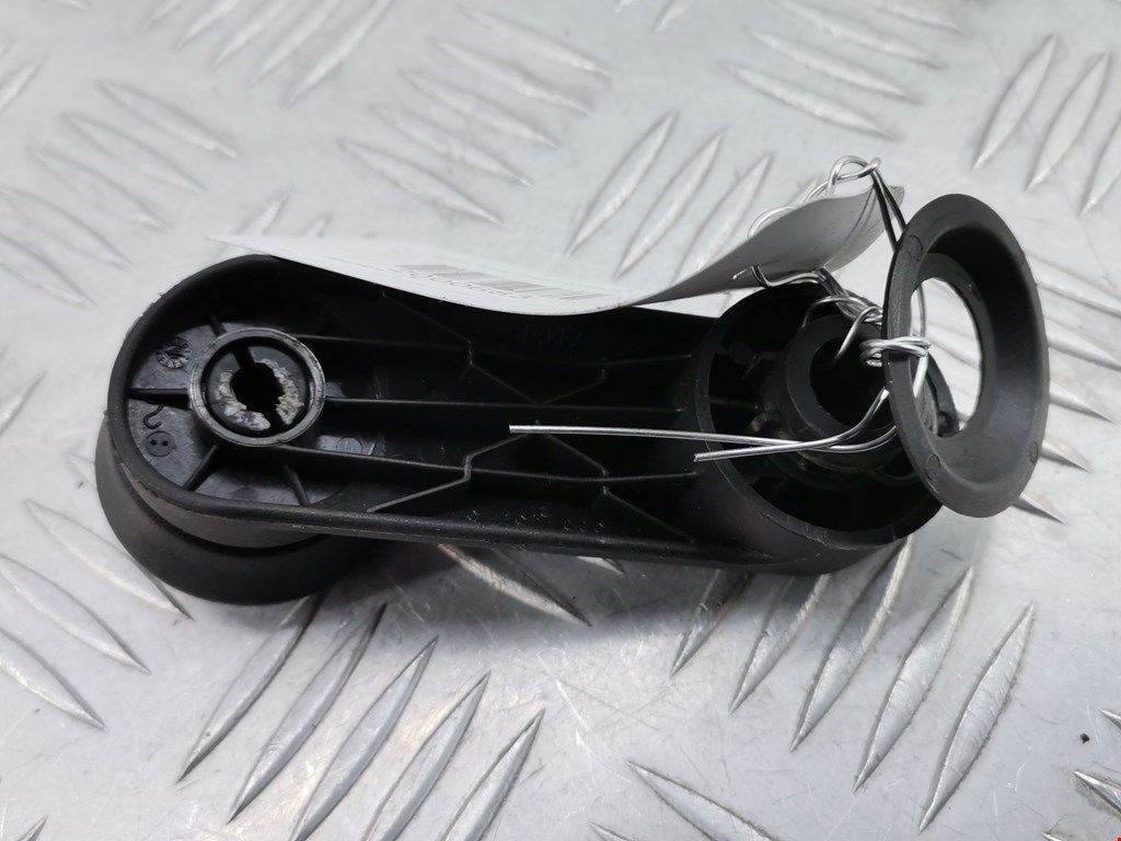 Ручка стеклоподъемника / 2000683 366703013 13288655 для Opel Astra J (с пробегом)