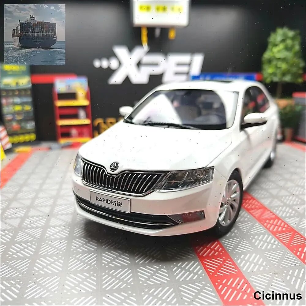 Модель koda Rapid 1:18 металлическая коллекционная коллекционный автомобиль