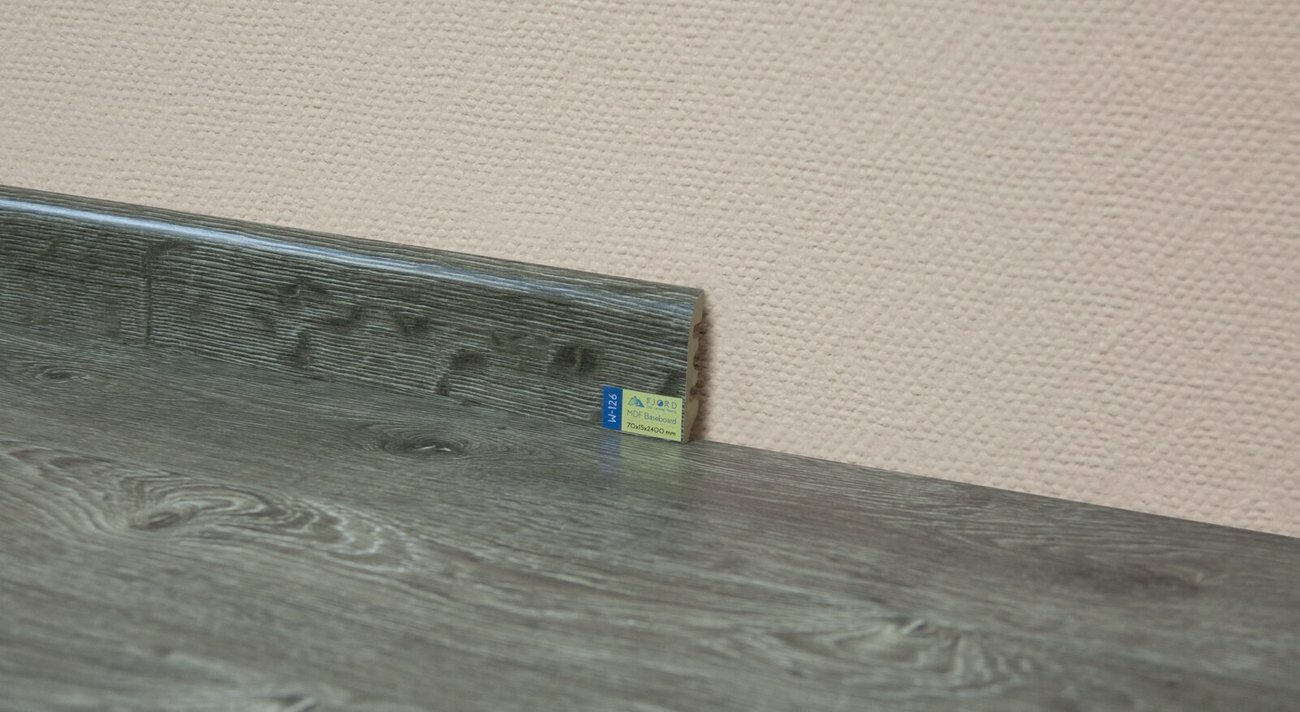 Плинтус МДФ Fjord Дуб серебро W-126, 1 шт.