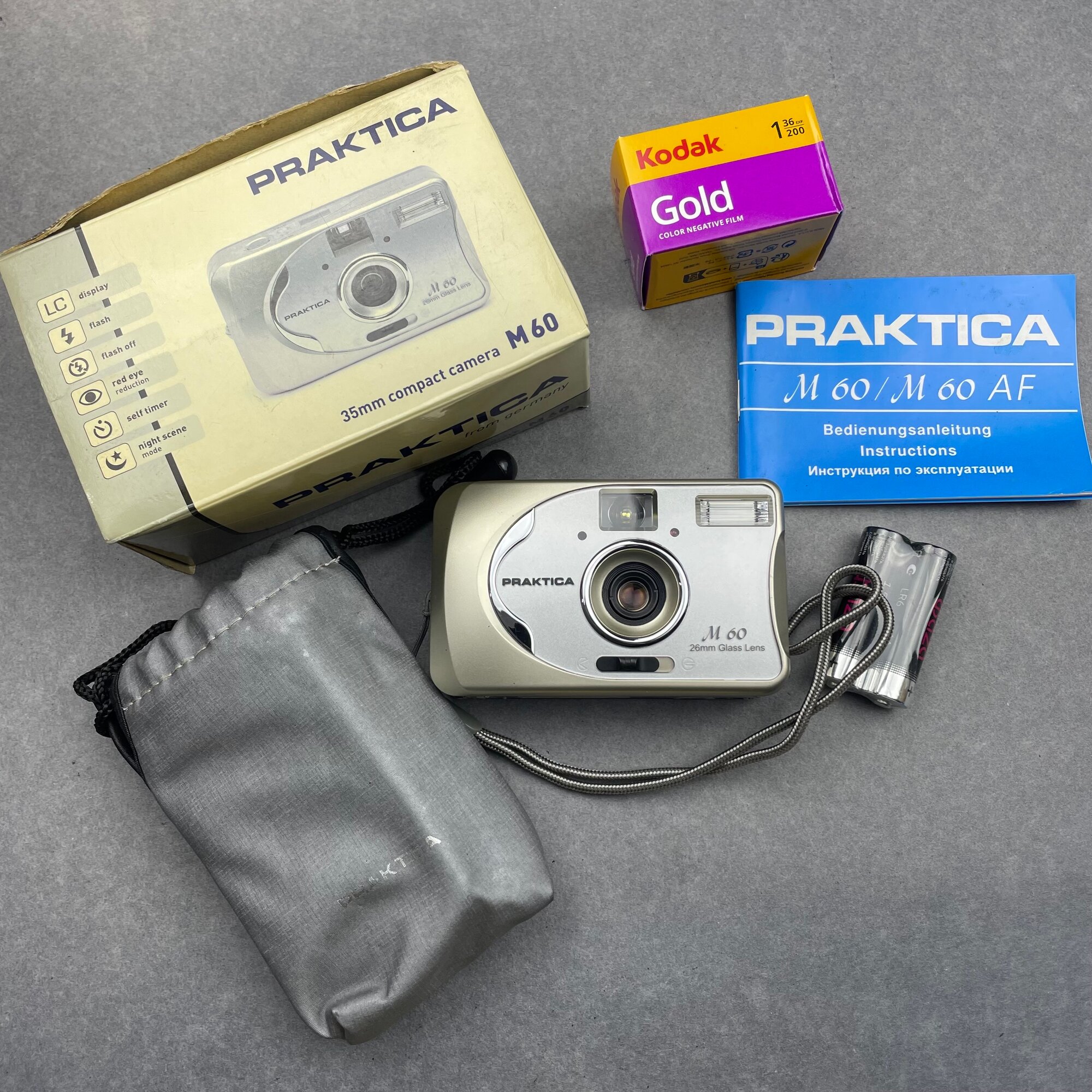 Винтажный пленочный фотоаппарат Praktica M60 с фотоплёнкой Kodak Gold 200