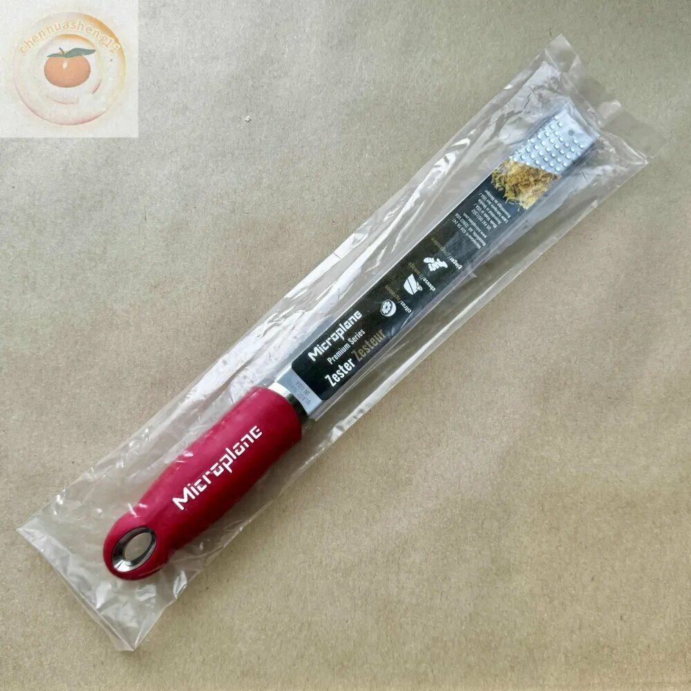 Микроплан Тёрка с чехлом Премиум Классик - Красный Red / Microplane Premium Classic Series Zester