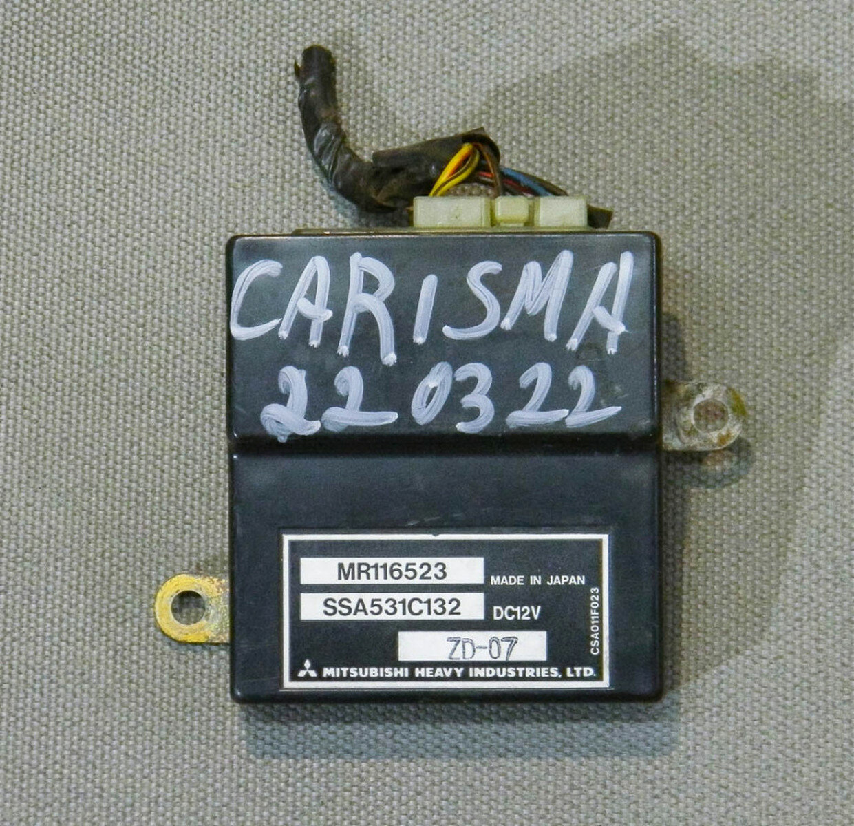 Блок комфорта Mitsubishi Carisma