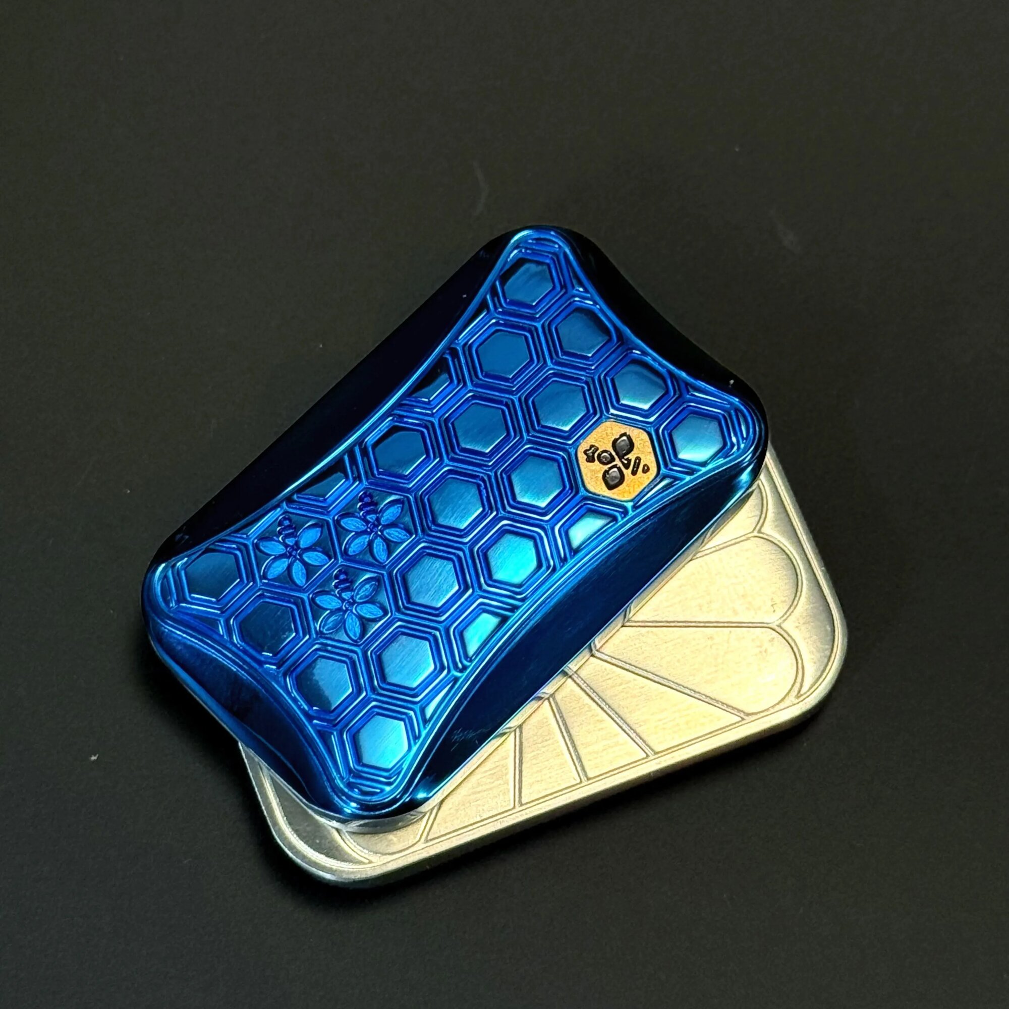 Механический слайдер из титанового сплава EDC Titanium Blue