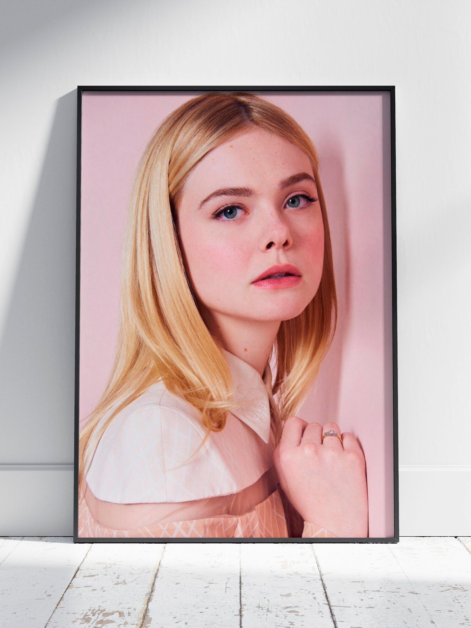 Плакат на стену для интерьера Эль Фаннинг (Elle Fanning 70) - Постер по актеру фильма, кино, сериала формата A4 (21x30 см)