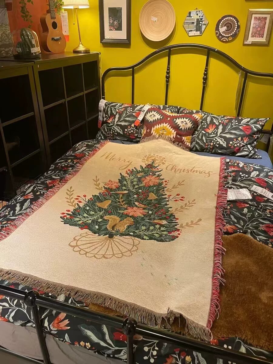 Плед с рождественским елочным мотивом, золотая нить, 90x150 см, в подарочной коробке