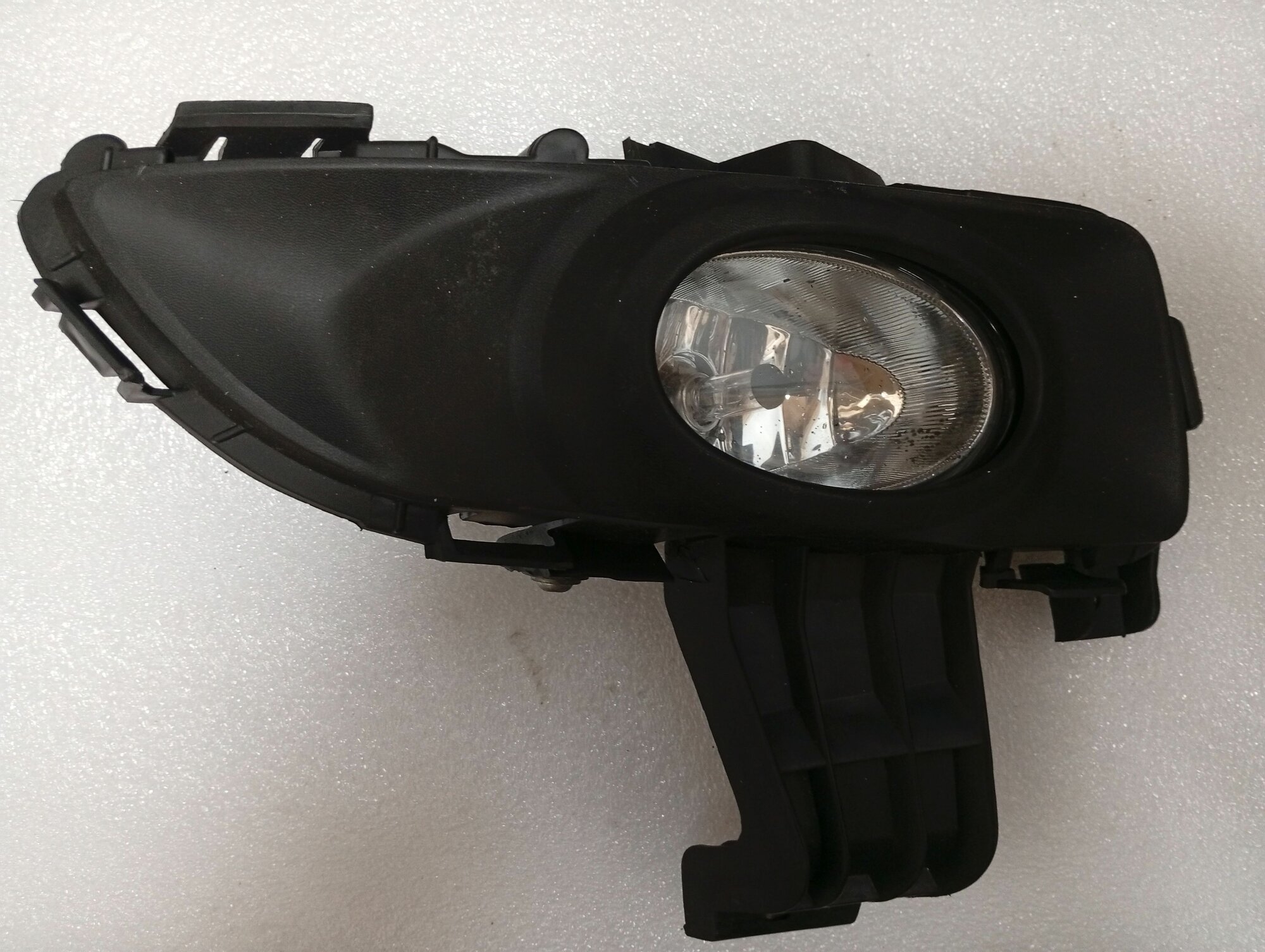 Противотуманная фара правая Мазда 3 BK 2002 -2006 BN8V51680C Аналог