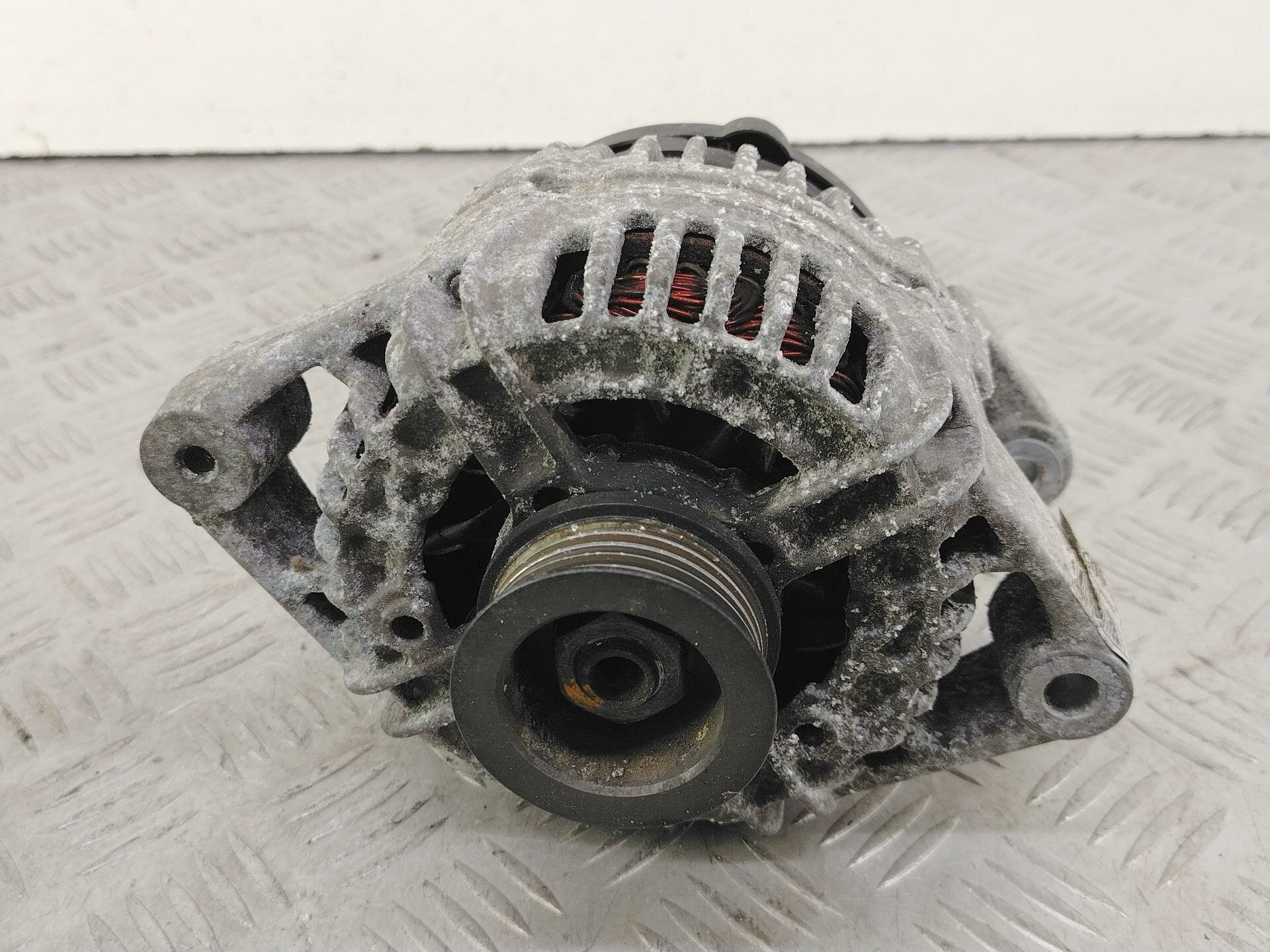 Генератор Opel Zafira A рест. (2003 - 2006) 90561971