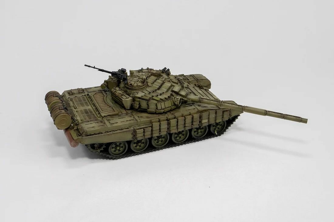 Т-72Б. Масштабная модель 1:72.