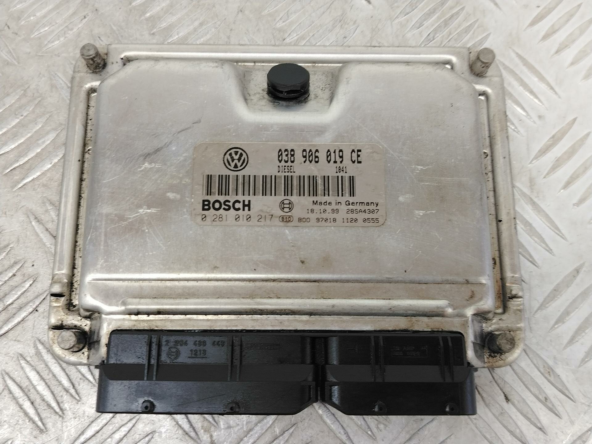 Блок управления двигателем Volkswagen Passat B5 рест. (2000 - 2005) 038906019CE