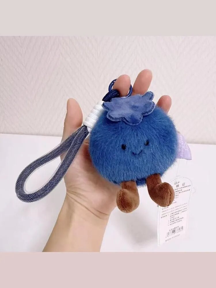 Плюшевый кулон с черникой