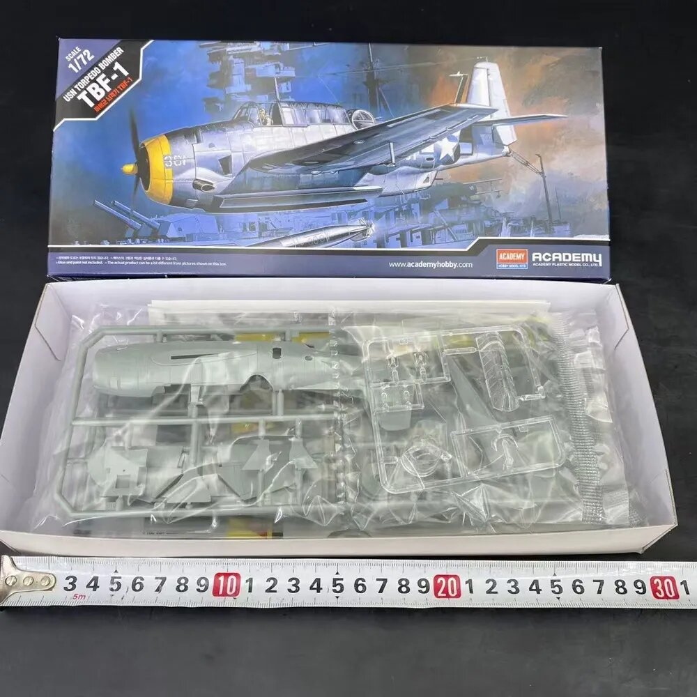 Academy 12452 1/72 TBF-1 Avenger Модель сборки самолёта, ABS пластик