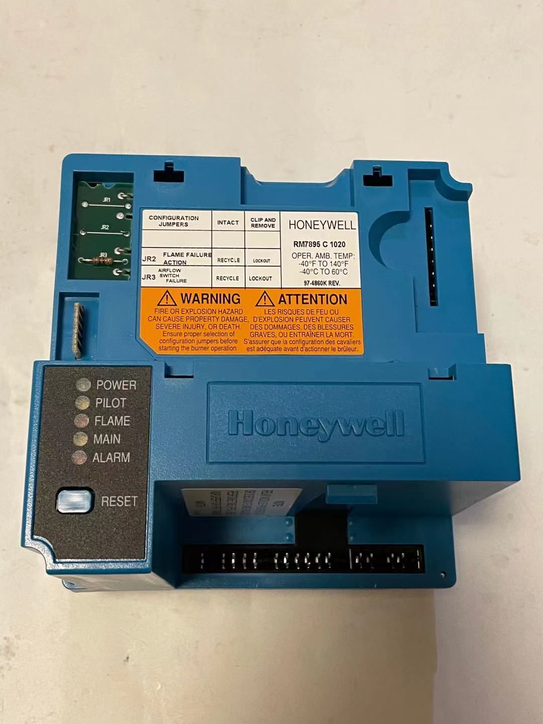 Релейный модуль управления горением Honeywell RM7895C1020 для одно- и двухступенчатых горелок