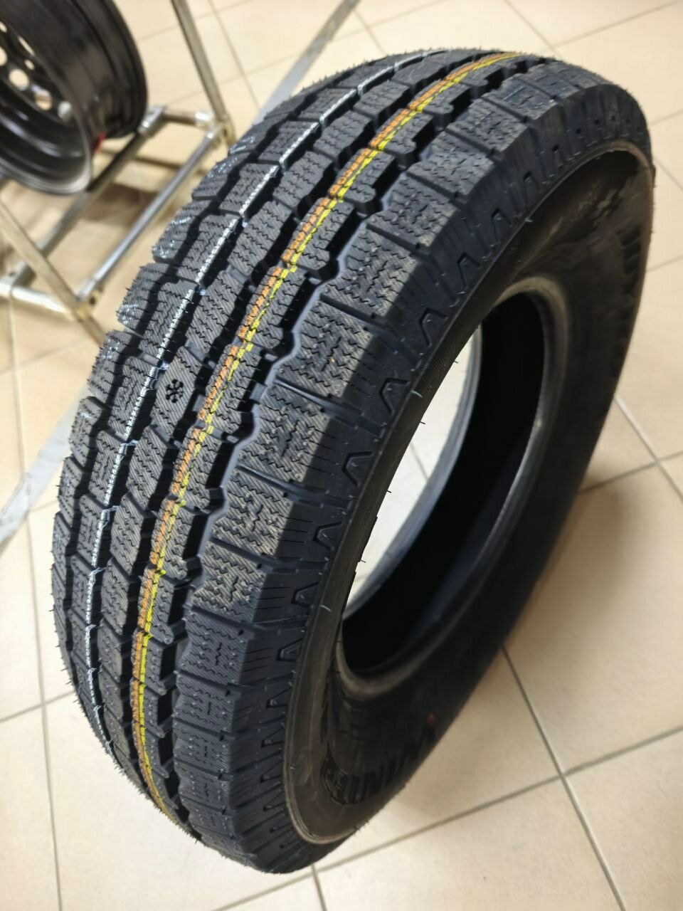 Шины зимние, для коммерческого транспорта R-14C 185/ Joyroad Winter RX828 102/100Q