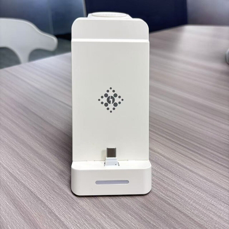 Настольная беспроводная зарядная подставка 3 в 1 с портом USB-C, функцией быстрого заряда и автоматического охлаждения, цвет белый
