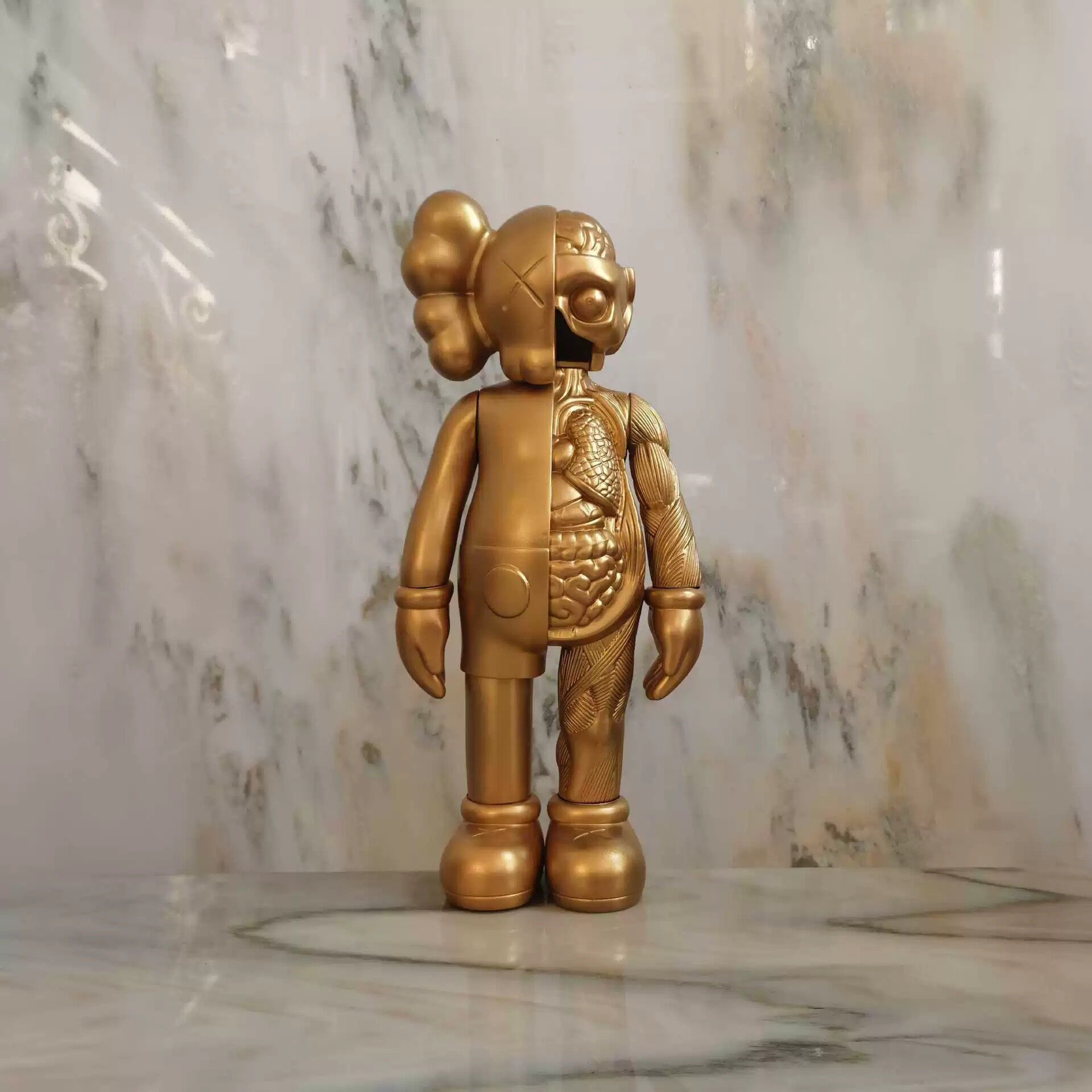 Фигурка KAWS Частичная Анатомия Трендовая Статуэтка Игрушка Цвет：37см Частичная Анатомия Золотой [в коробке]