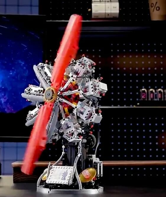 Конструктор Девятицилиндровый звездообразный двигатель 1100 дет К96214