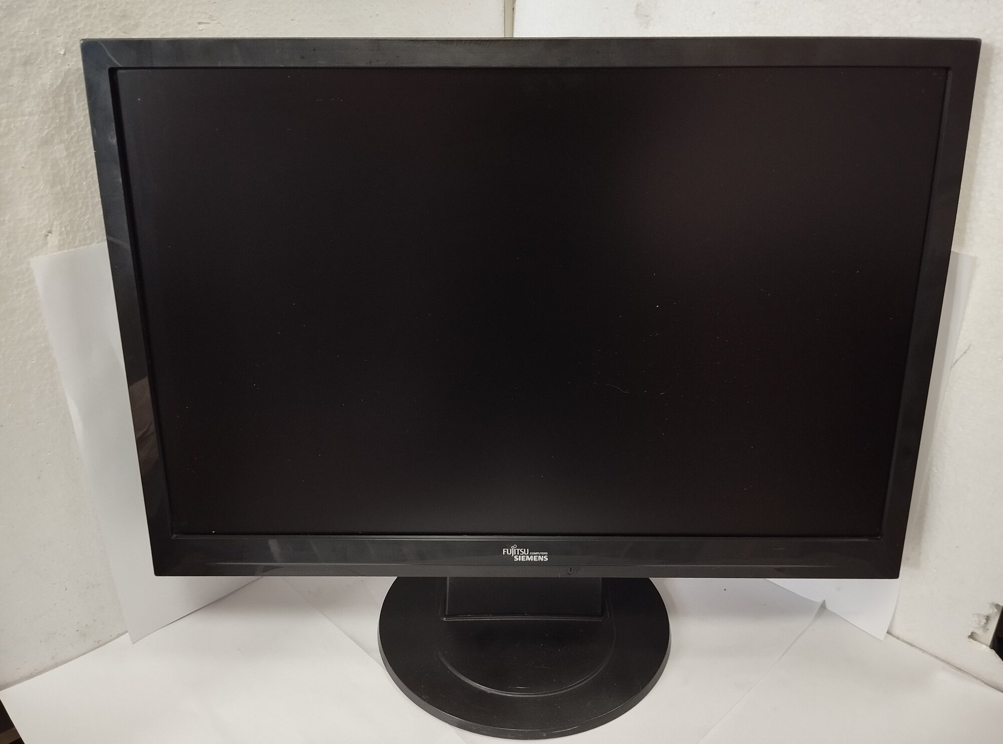 Монитор Fujitsu Siemens LL 3220W 22"