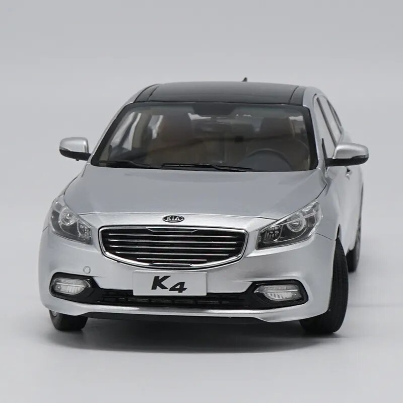 Модель автомобиля KIA K4 1: 18 из металлических сплавов