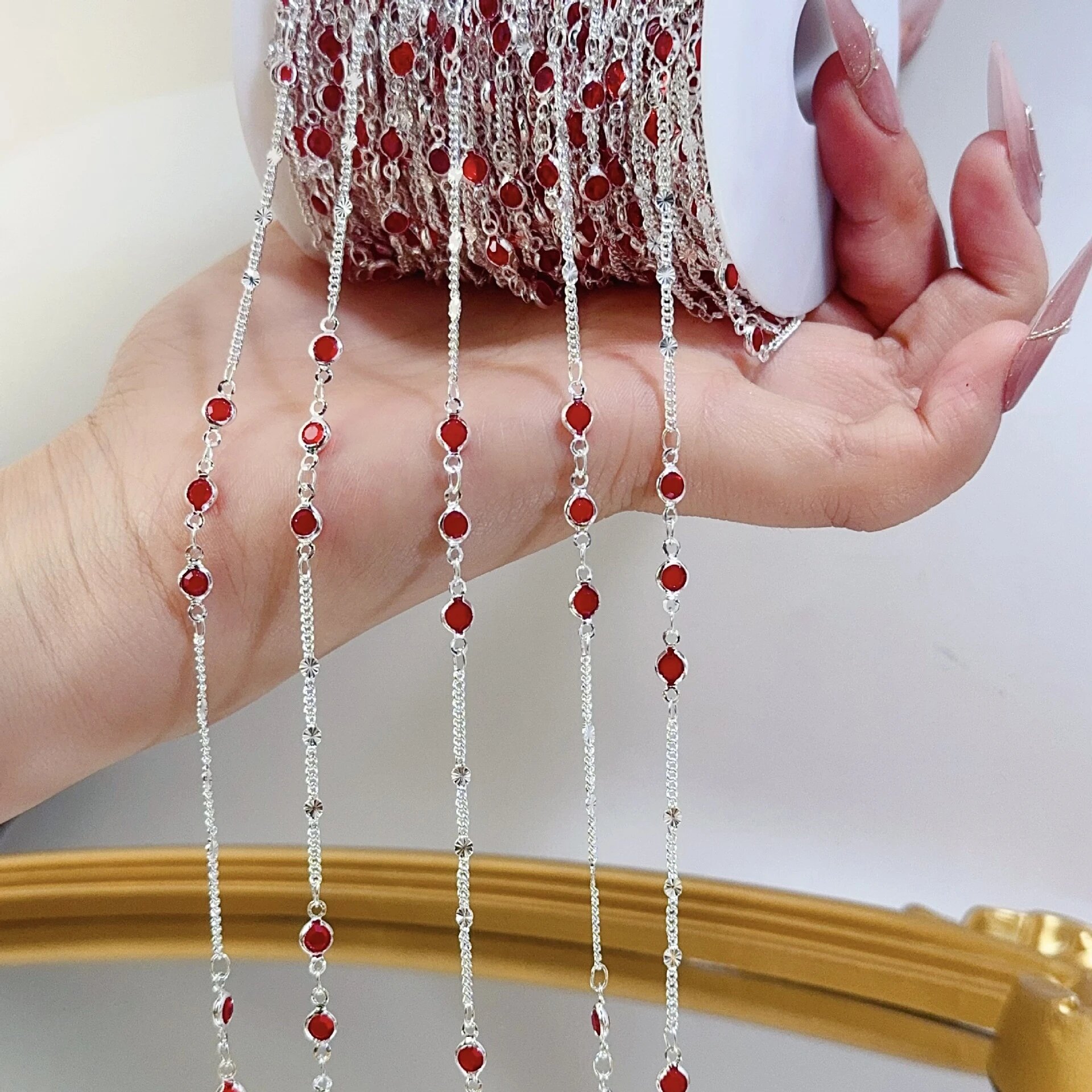 Цепочка calamori красная с кристаллами и пайетками 0,5/1 метр 1Meter, Red-Sliver color