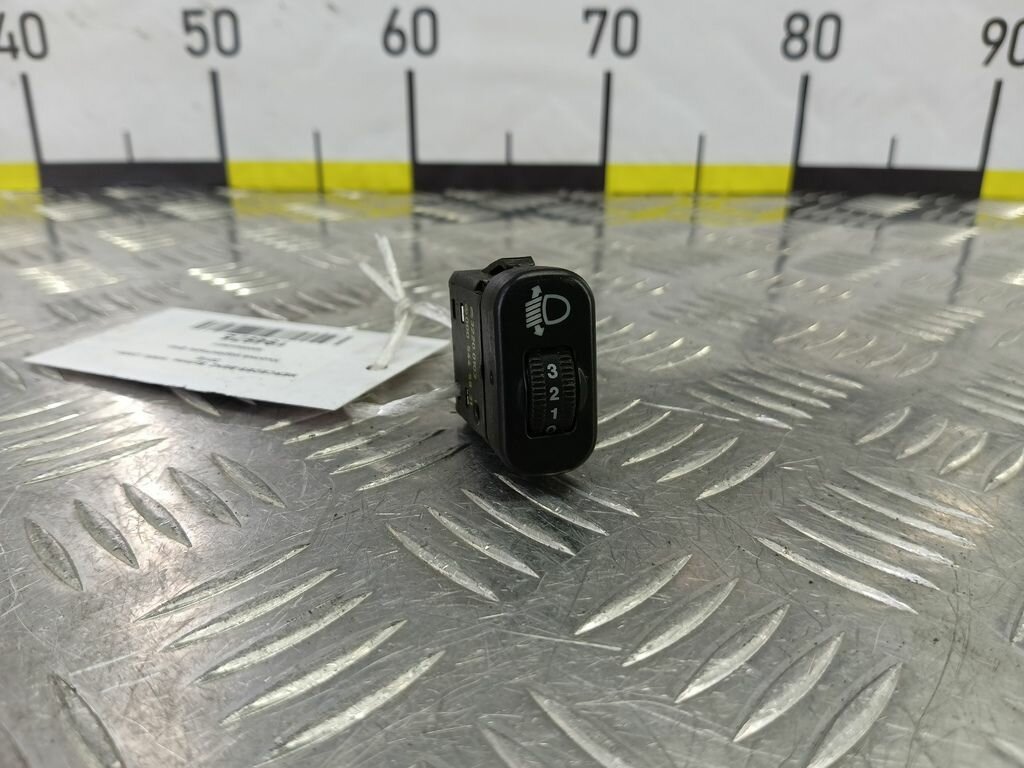 Кнопка регулировки фар Б/У для MERCEDES-BENZ Sprinter W906 (2006 2019) A0005445931