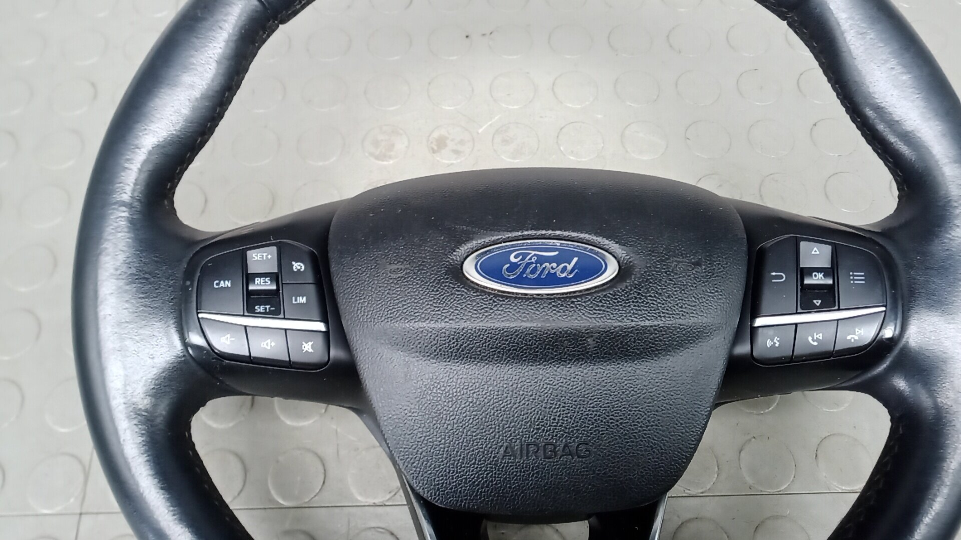 Руль FORD FOCUS 4 — фото 1
