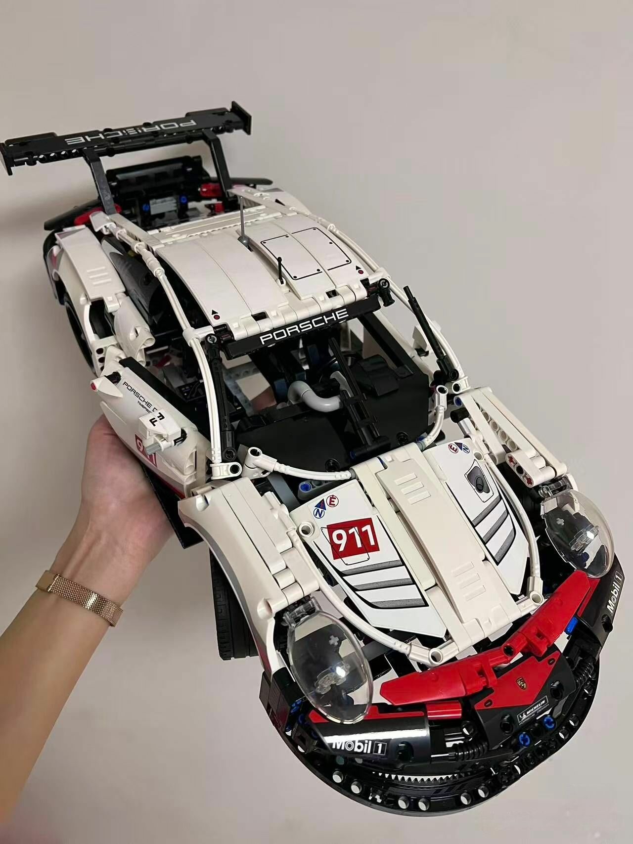 Конструктор Машина Porsche 911 RSR, Гоночный автомобиль Technic, Подарок для мальчиков и взрослых, 1630 деталей, 42096