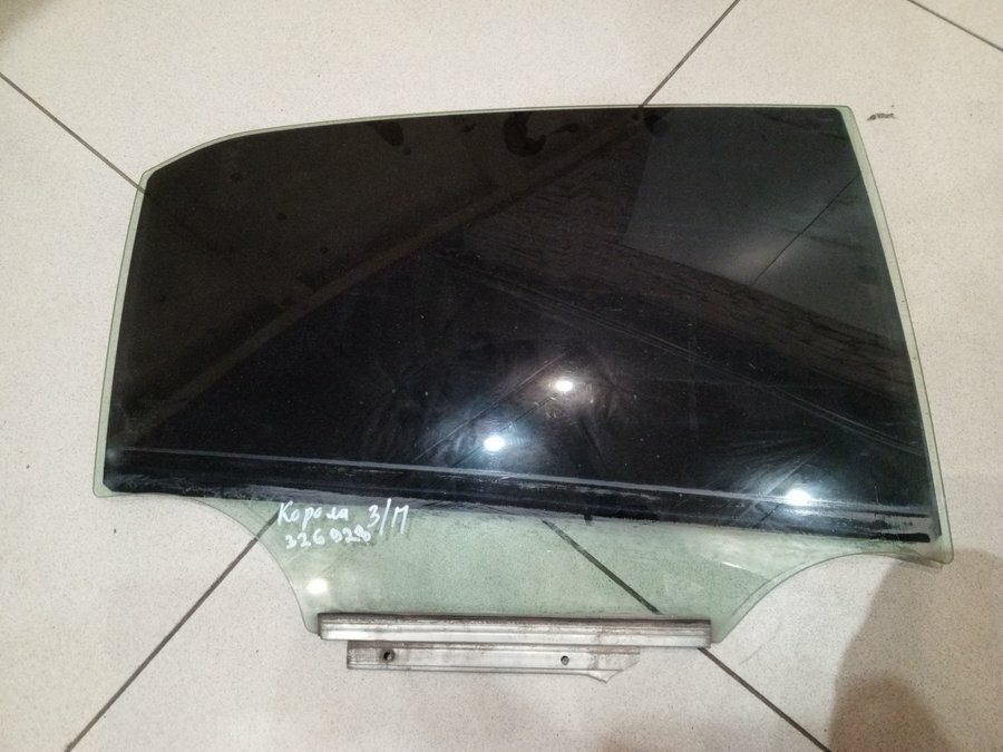 Стекло двери задней правой от Toyota Corolla E150 2006-2013