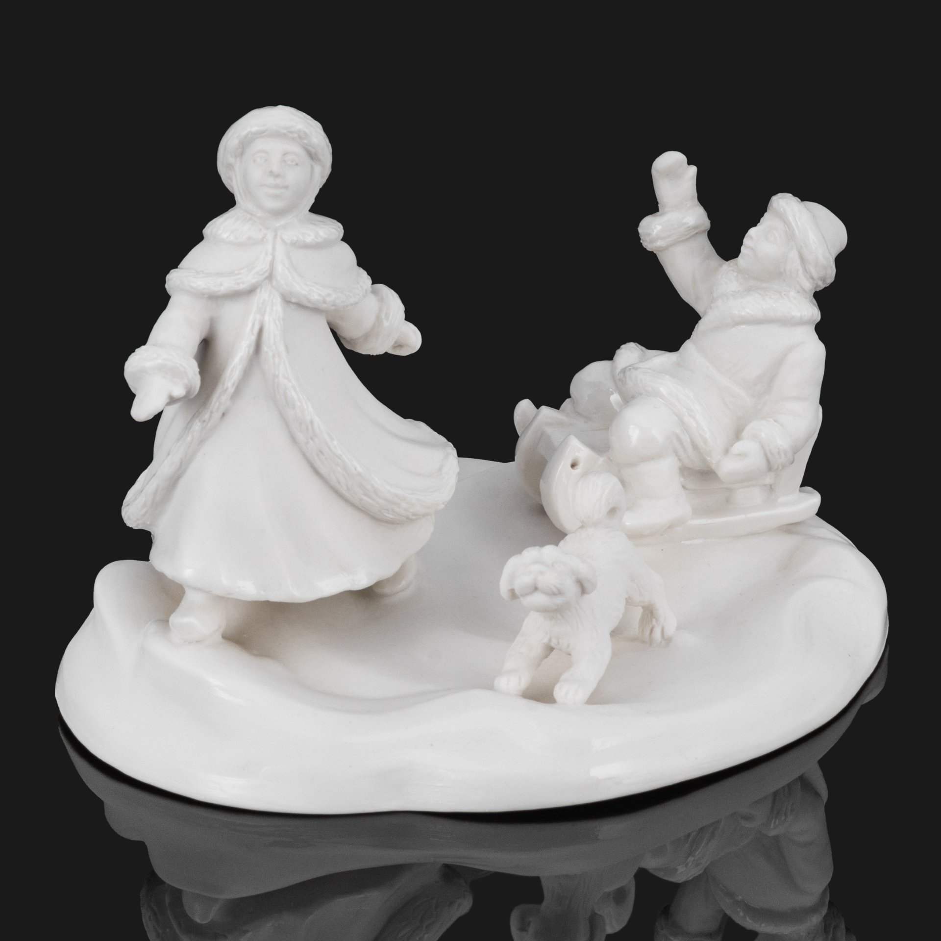 Статуэтка "Зимние забавы", фарфор, Европа, 1980-2000 гг.