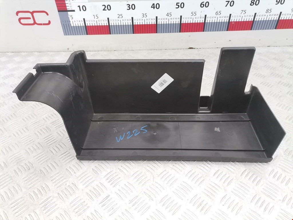 Крепление (корпус) аккумулятора / 1796032 8697004 30782017 для Volvo XC90 1 (с пробегом)