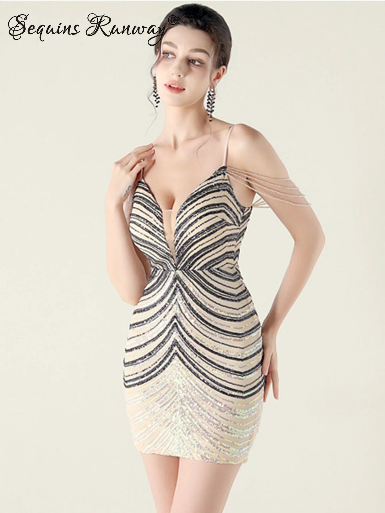 Платье Sequins Runway