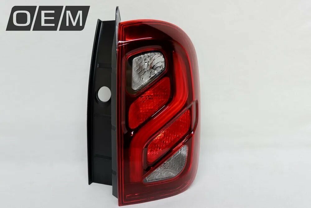 Фонарь правый Renault Duster 1 год с 2014-2017, Рено Дастер, 265503668R, O.E.M.