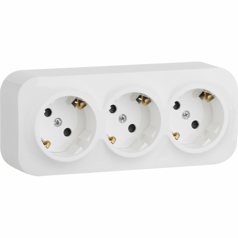 Розеточный блок Legrand тройной с заземлением Legrand Quteo с предварительным подключением со шторками IP20 16А 250В винтовые зажимы накладной монтаж белый 782238