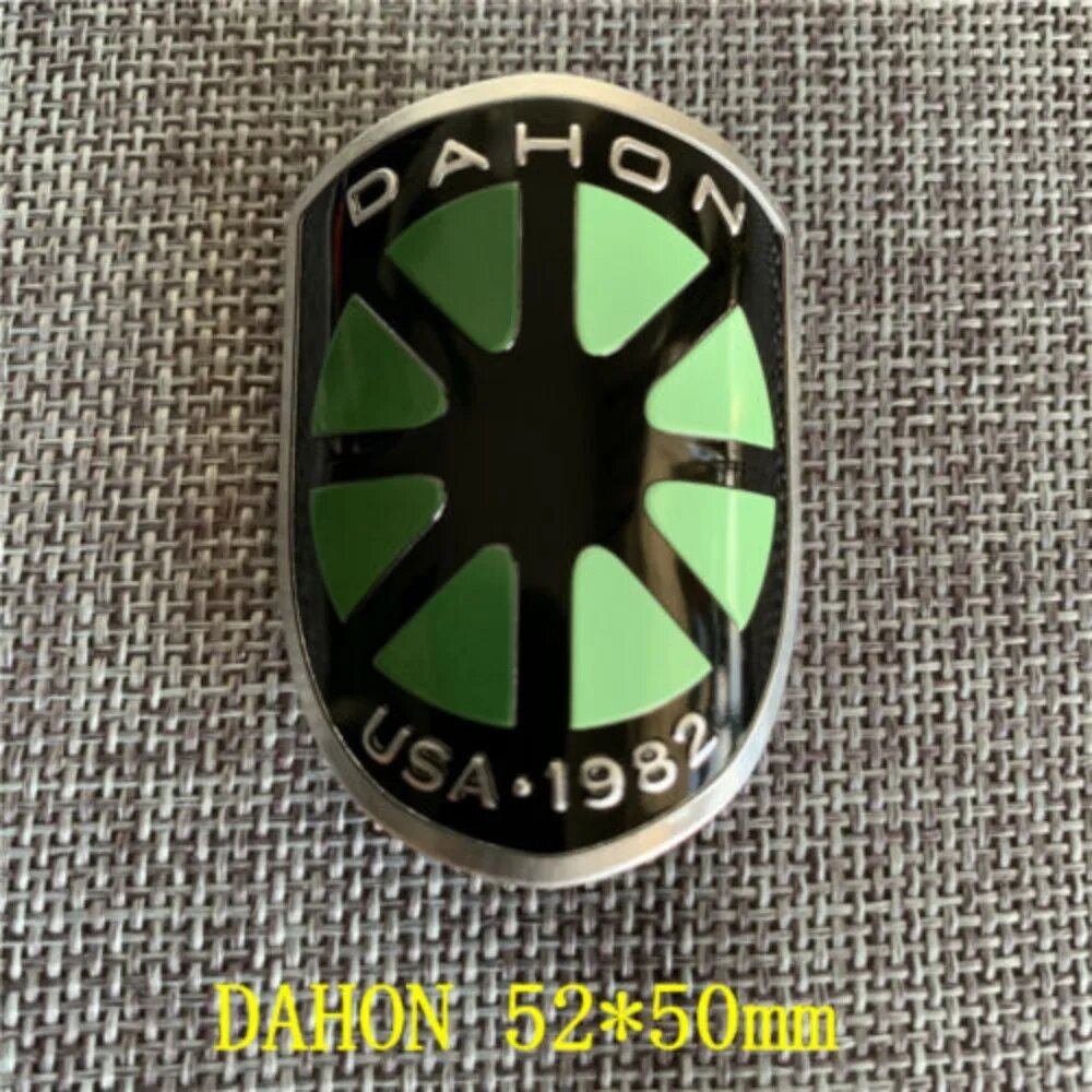 Значок на велосипед Dahon, 52*50mm, зеленый