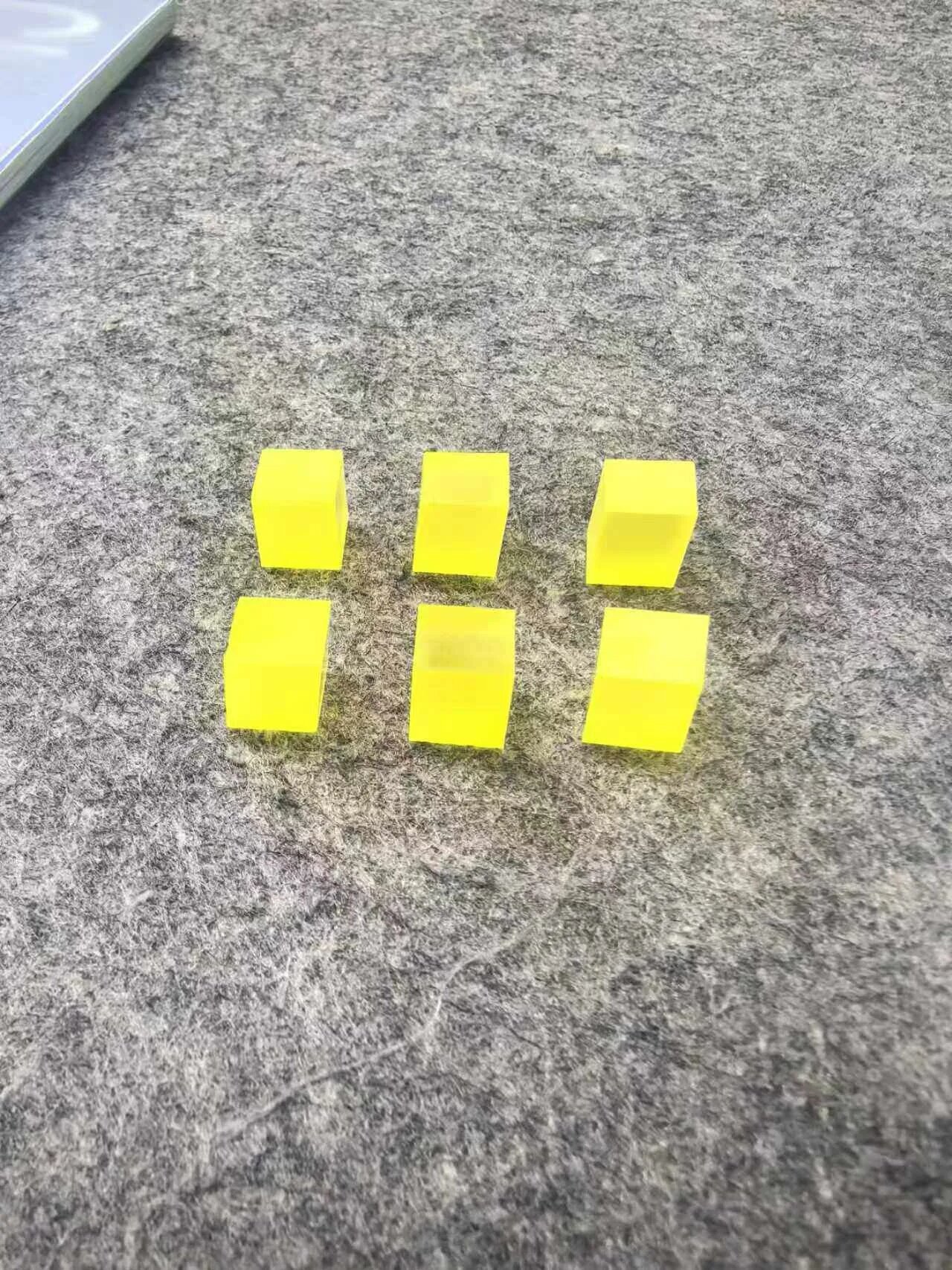 Необработанный гранат Ce GAGG 10x10x10 мм