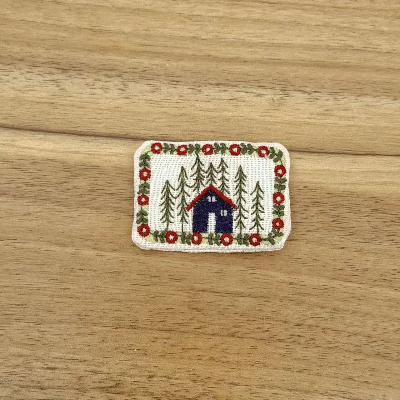 Брошь