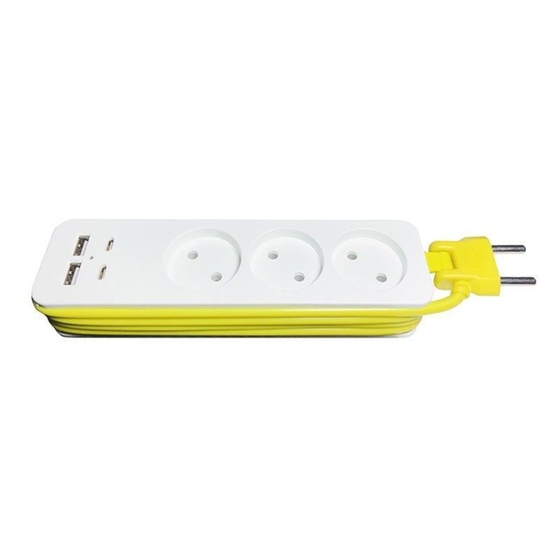 Путевая розетка с двумя USB-C и тремя розетками