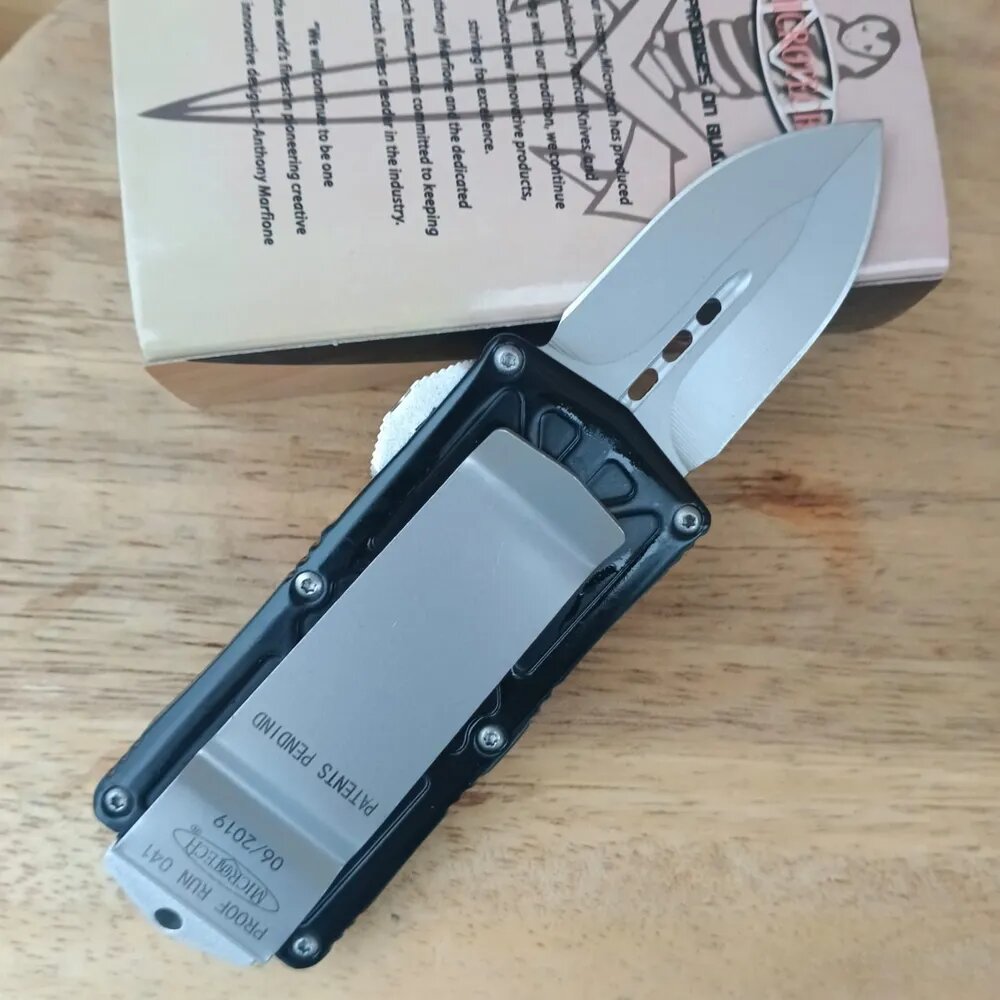 Нож складной Microtech Stitch, длина лезвия 8.5 см, черный-серый