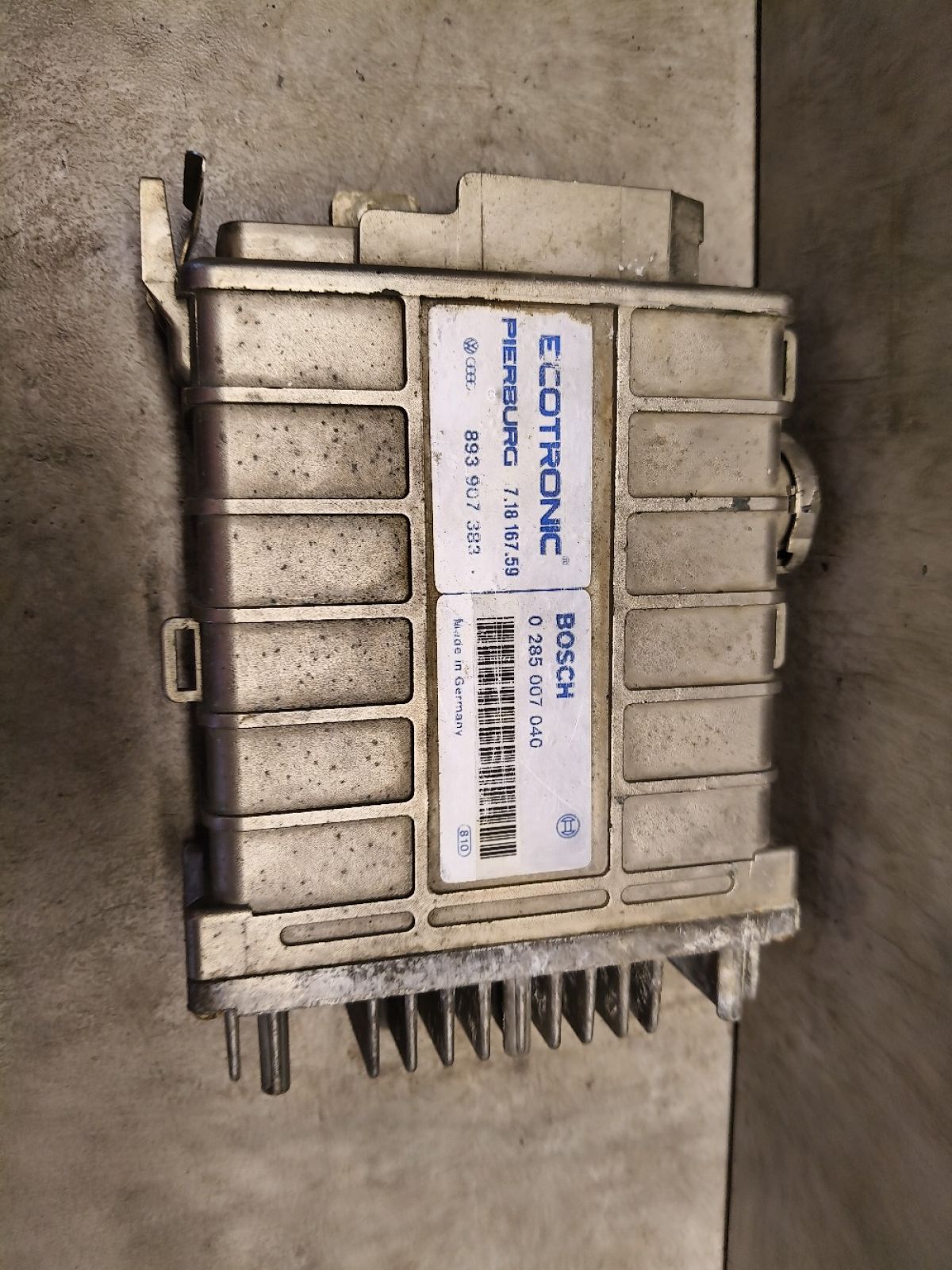 Блок управления двигателем VW Jetta II 893907383