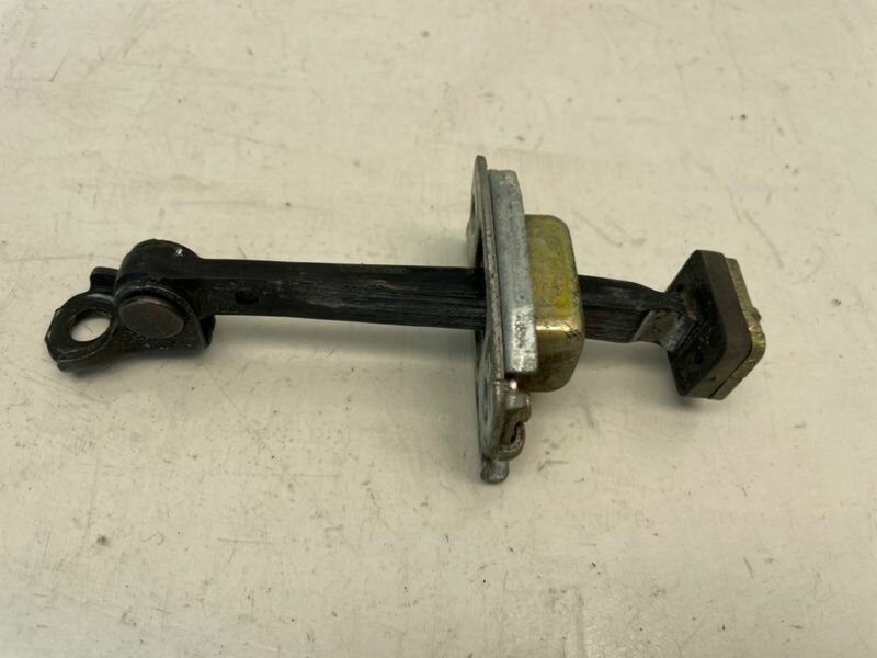 Ограничитель двери Honda Civic Ferio 2006 72380S5AJ01 ES1 D15B, передний левый (с пробегом)